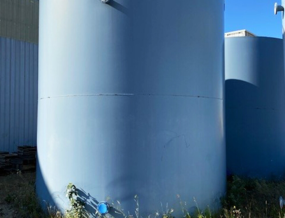 400 BBL Upright Skid Mounted Sloped Bottom Frac Tanks | Inclusive Energy